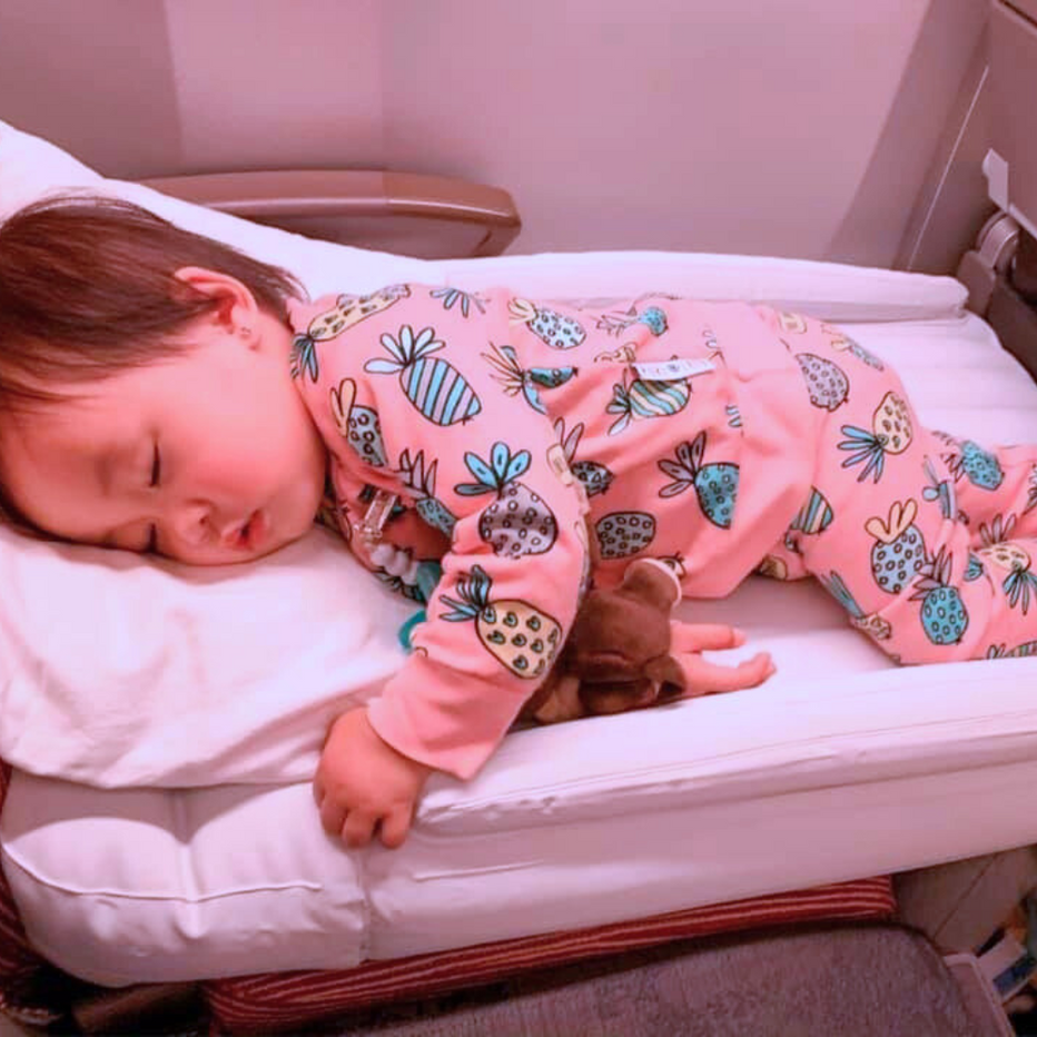 FLYAWAY KIDS BED: Parents LOVE this airline approved travel accessory ...